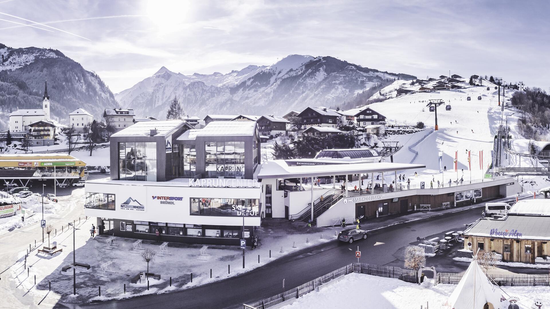 Cable car K-onnection between Kaprun, Maiskogel and Kitzsteinhorn ...